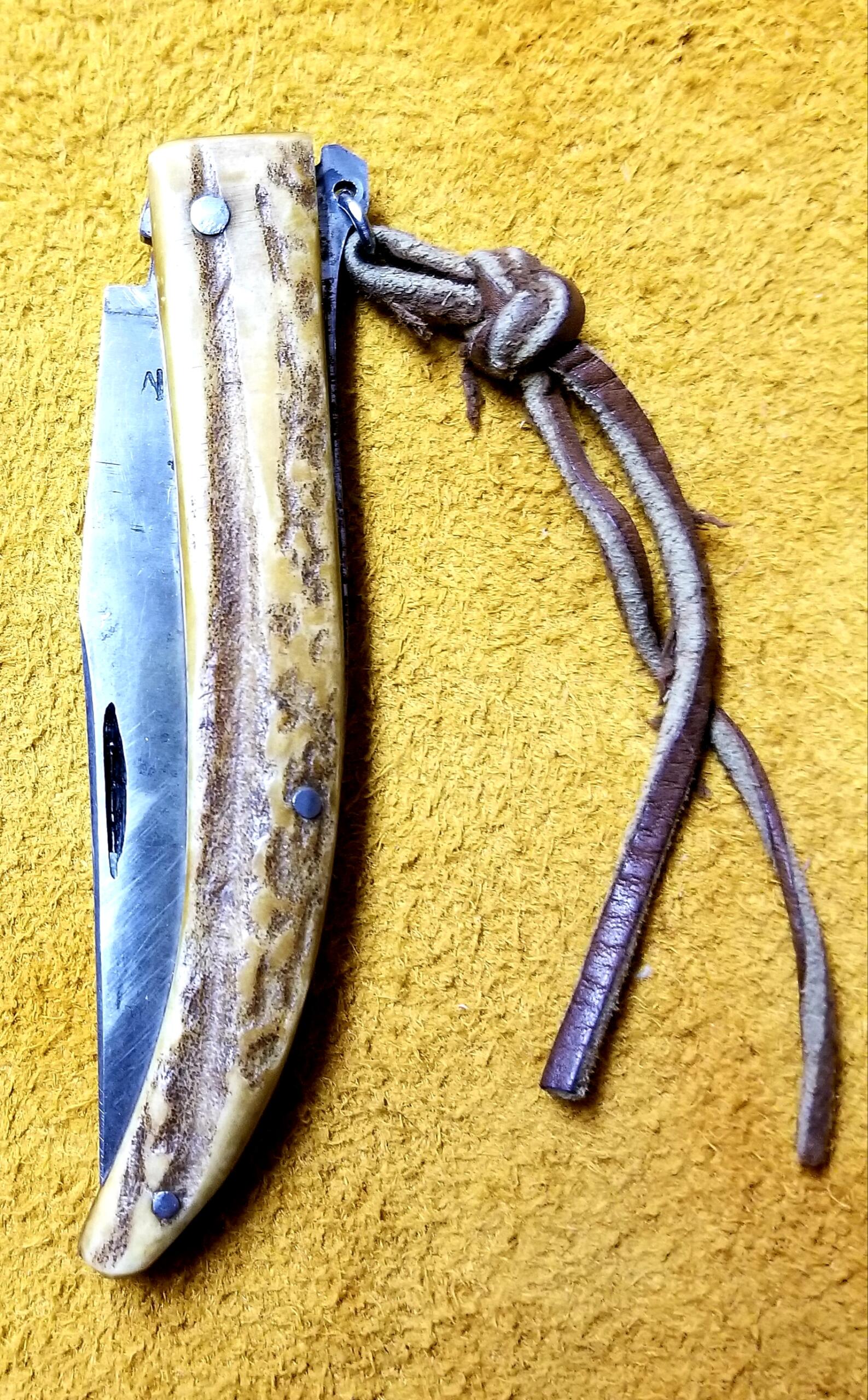 Locking Clasp Knife – Contemporary Longrifle Association