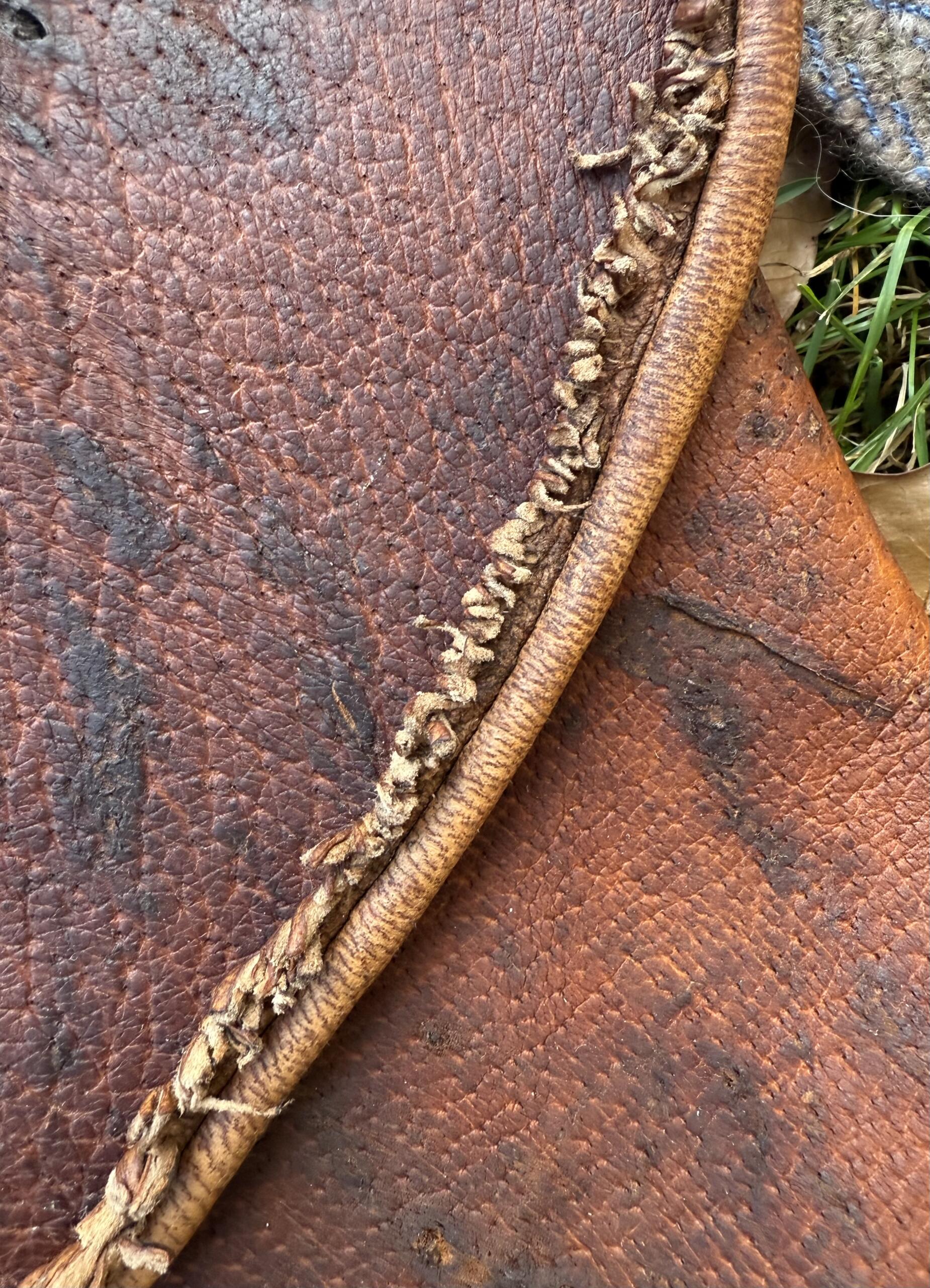 “Scar” Pig Leather Pouch by Shelly Gier – Contemporary Longrifle ...
