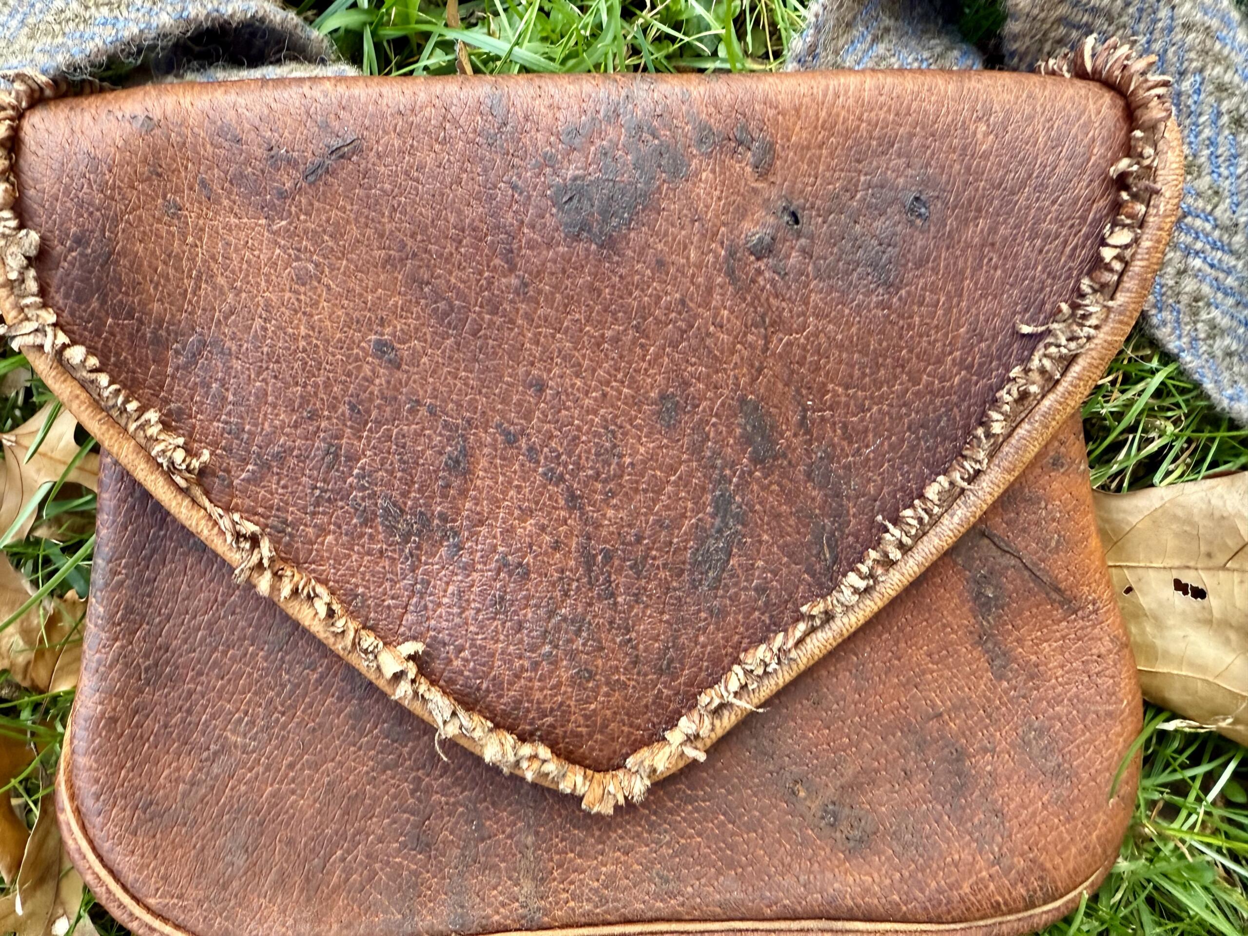 “Scar” Pig Leather Pouch by Shelly Gier – Contemporary Longrifle ...