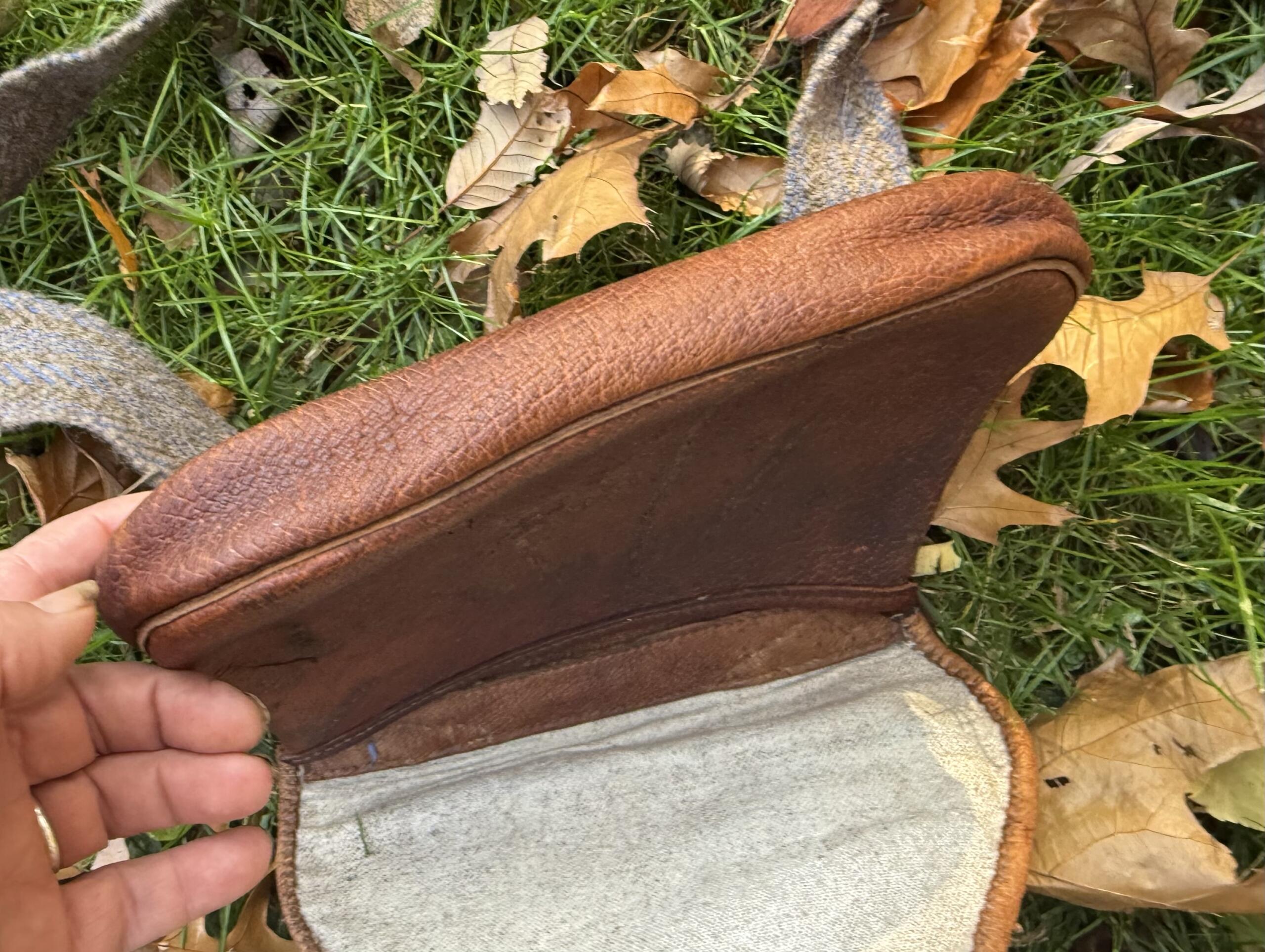 “Scar” Pig Leather Pouch by Shelly Gier – Contemporary Longrifle ...